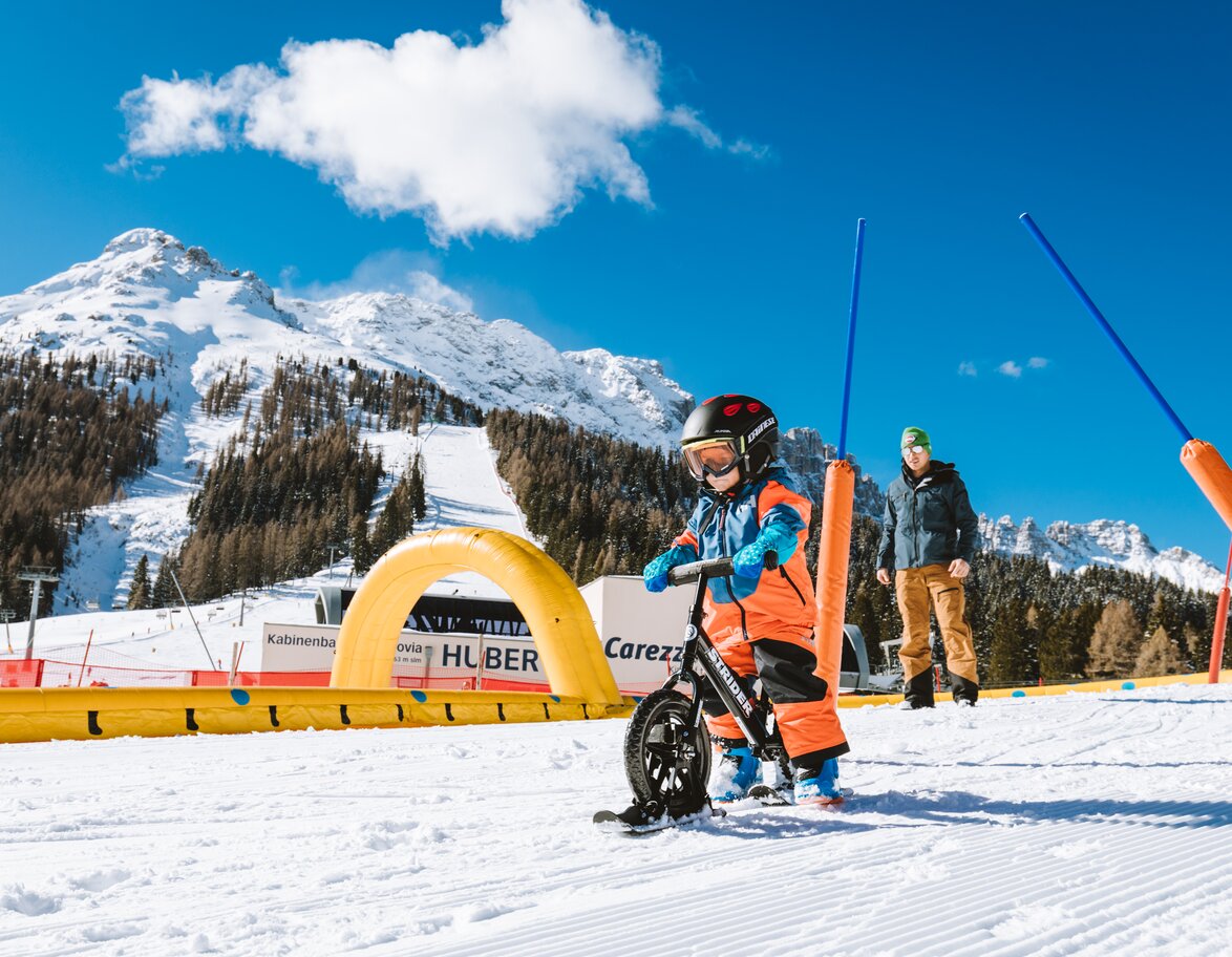 Ski schools in the Carezza ski area in the Dolomites