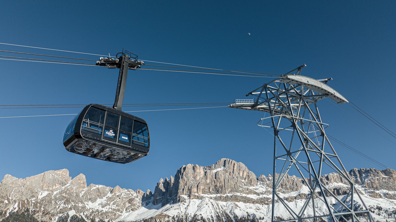 Die Cabrio-Seilbahn in Tiers im Wander- und Skigebiet Carezza
